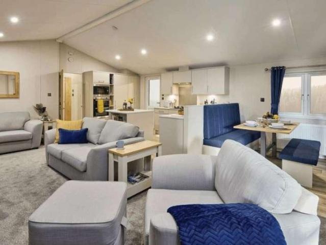 2 bed property for sale