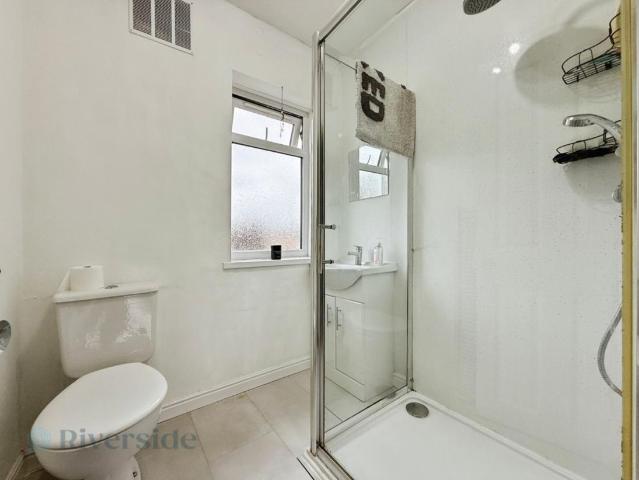 2 bed property for sale