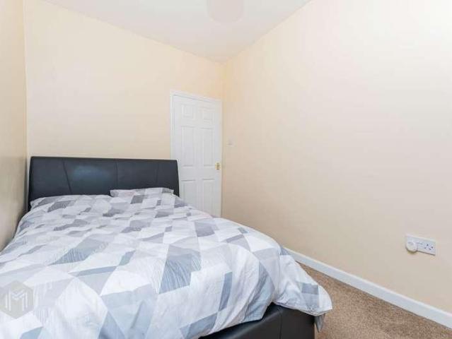 2 bed property for sale