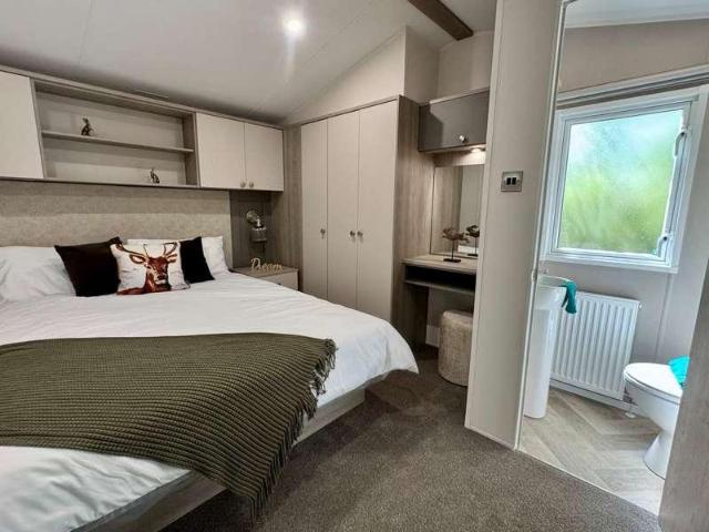 2 bed property for sale