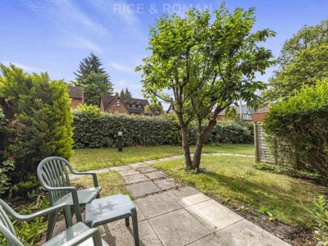 2 bed property for sale