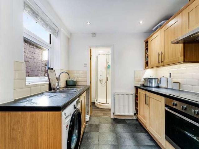 2 bed property for sale