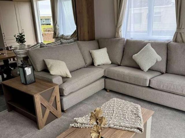 2 bed property for sale