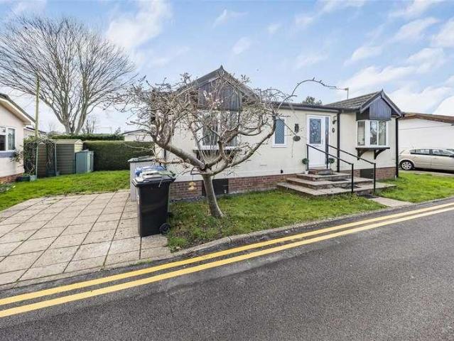 2 bed property for sale