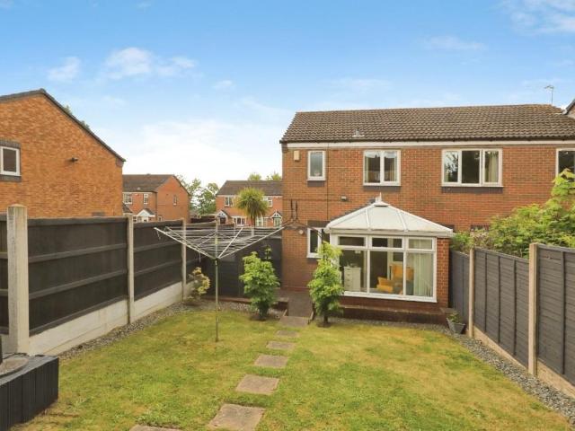 2 bed property for sale