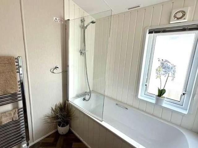 2 bed property for sale