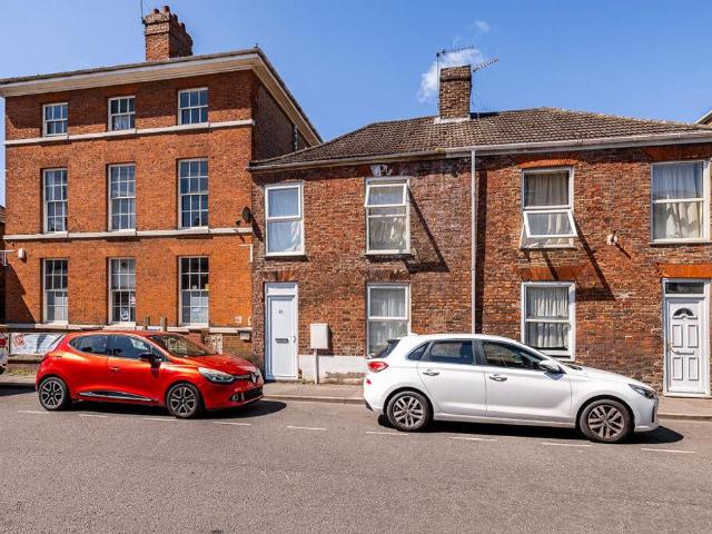 2 bed property for sale