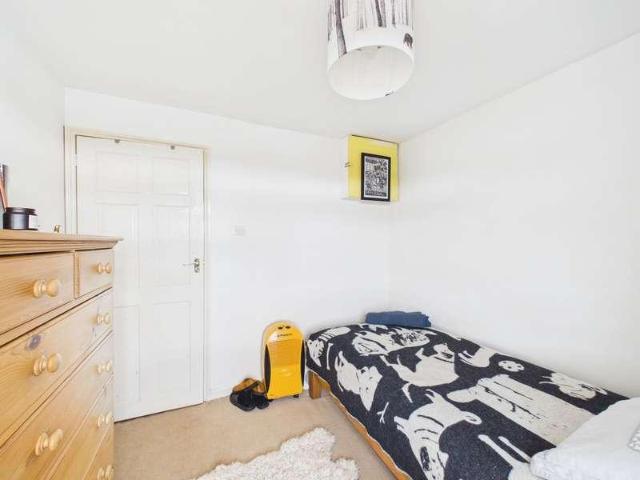 2 bed property for sale