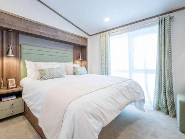 2 bed property for sale