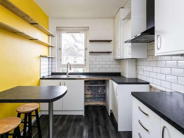 2 bed property for sale
