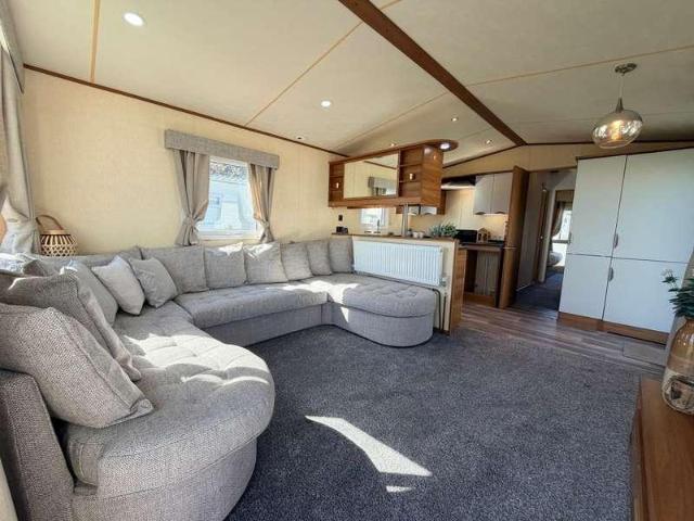 2 bed property for sale