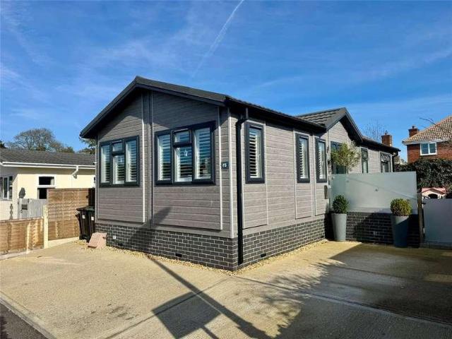 2 bed property for sale