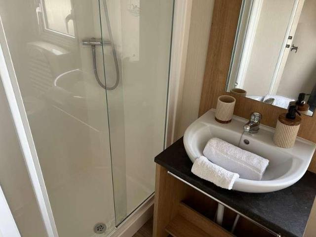 2 bed property for sale