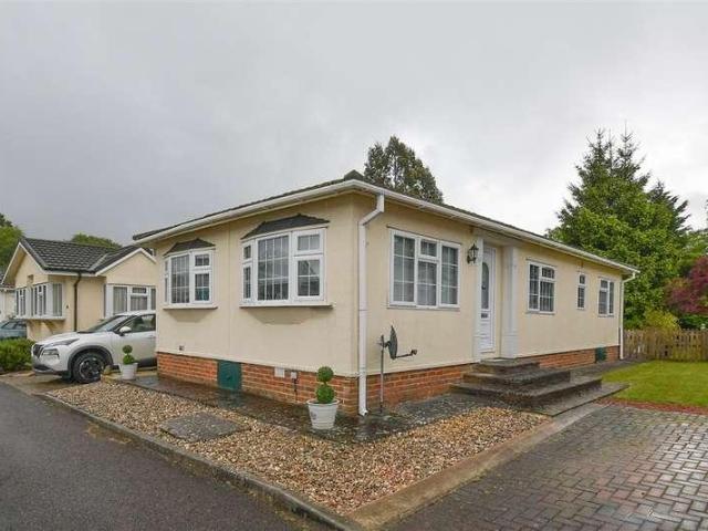 2 bed property for sale