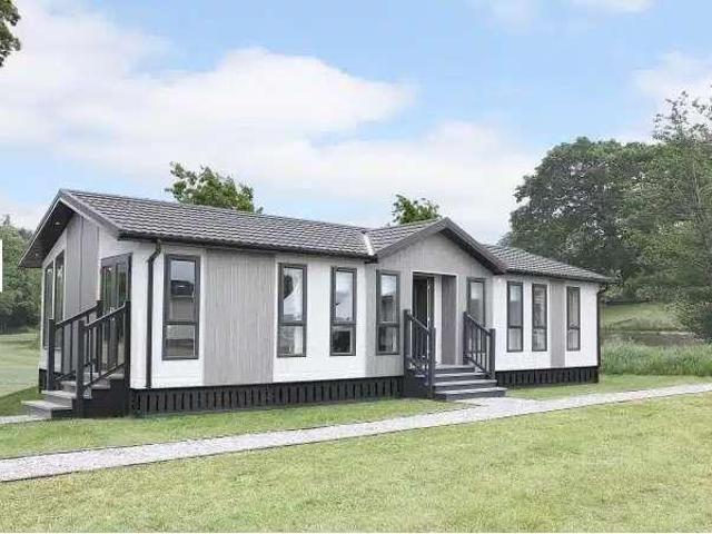 2 bed property for sale