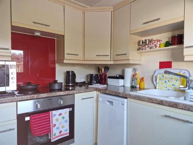 2 bed property for sale