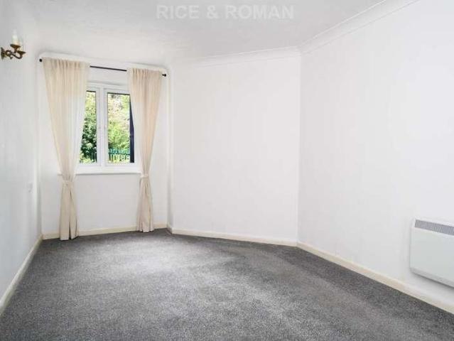 2 bed property for sale