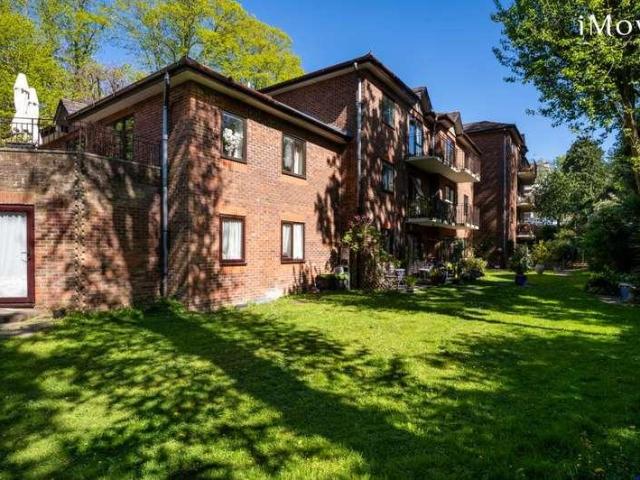 2 bed property for sale