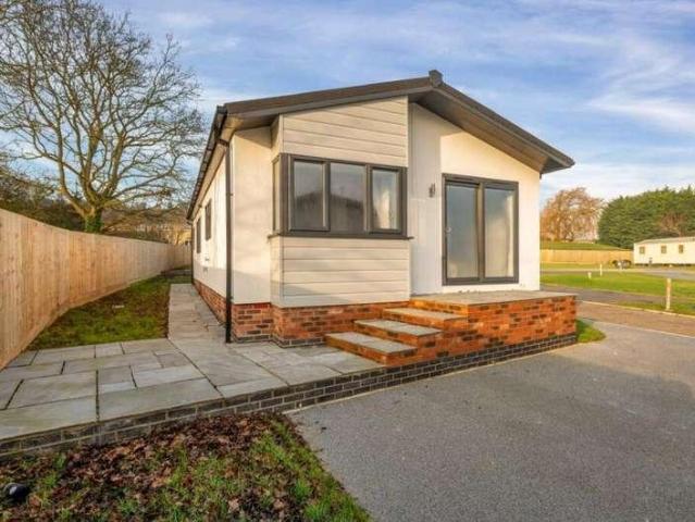 2 bed property for sale