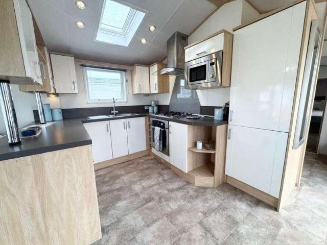 2 bed property for sale