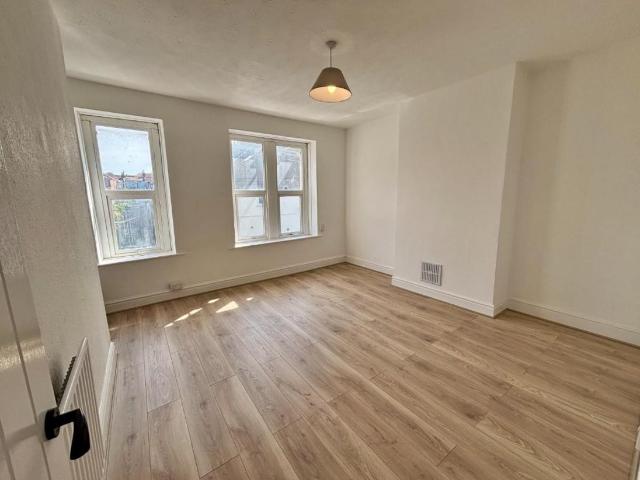 2 bed property for sale