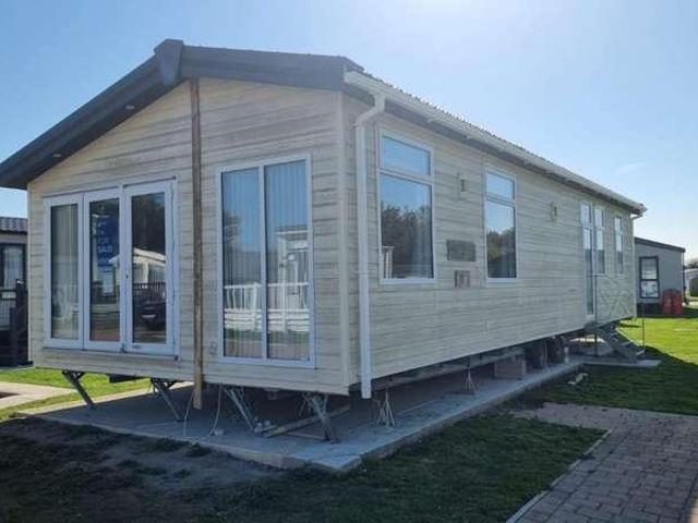 2 bed property for sale