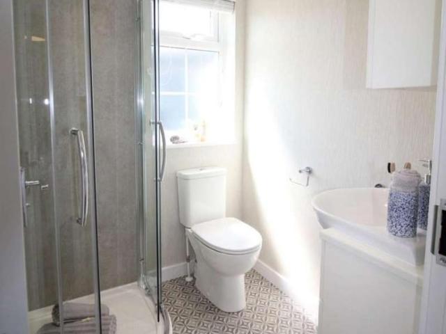 2 bed property for sale