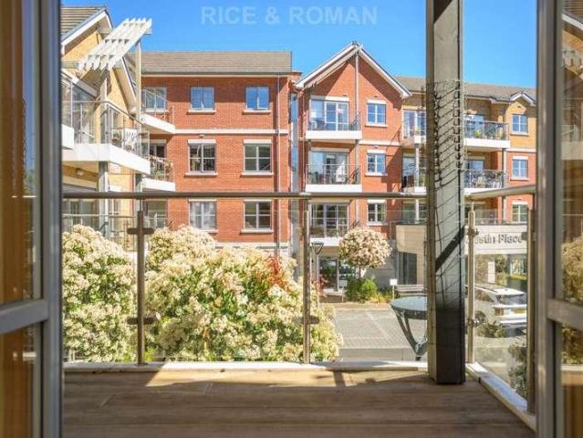 2 bed property for sale