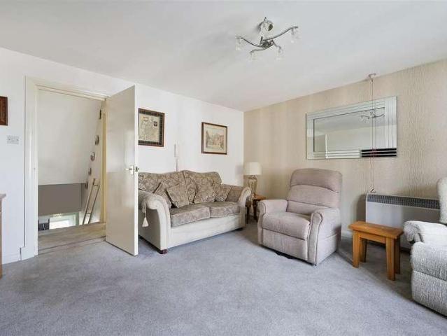2 bed property for sale