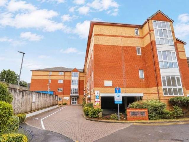 2 bed property for sale