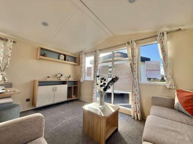 2 bed property for sale