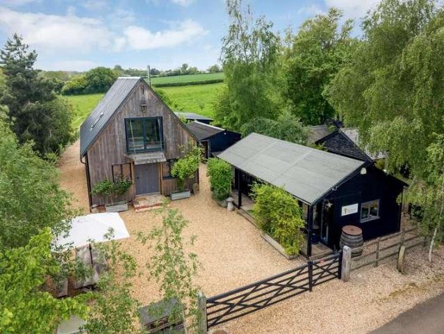 2 bed property for sale
