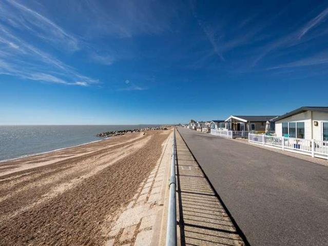 2 bed property for sale