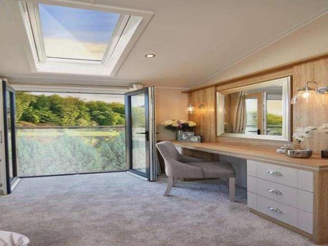 2 bed property for sale