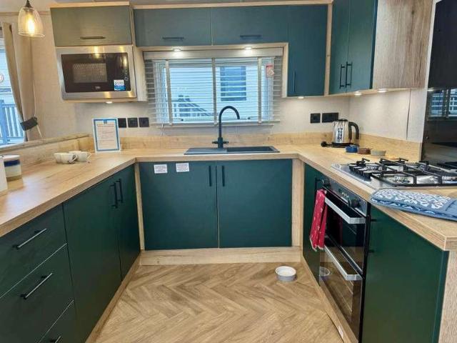 2 bed property for sale