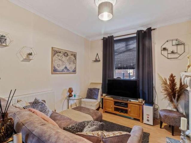 2 bed property for sale
