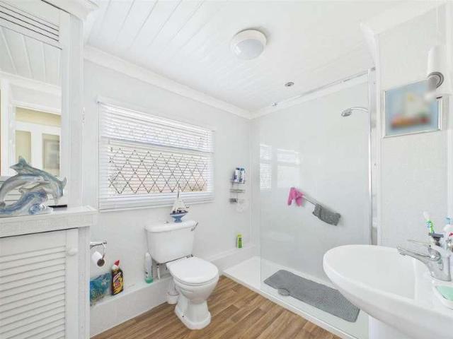 2 bed property for sale