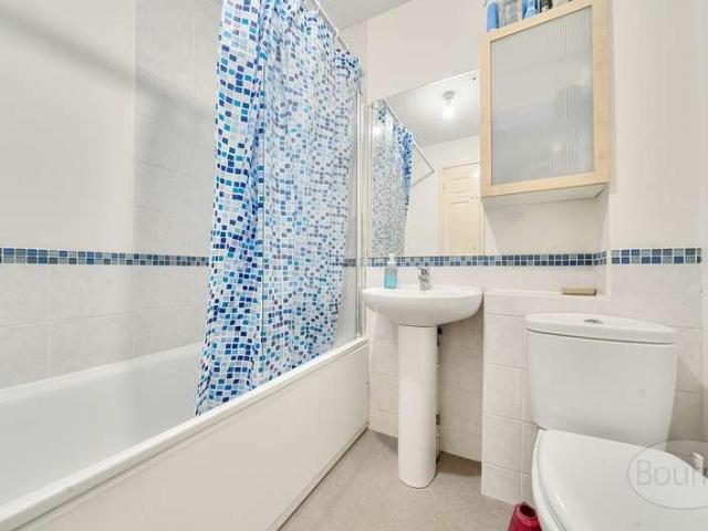 2 bed property for sale