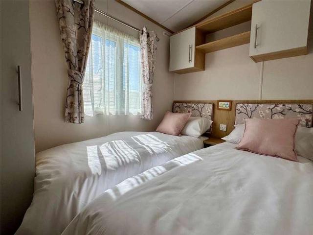 2 bed property for sale