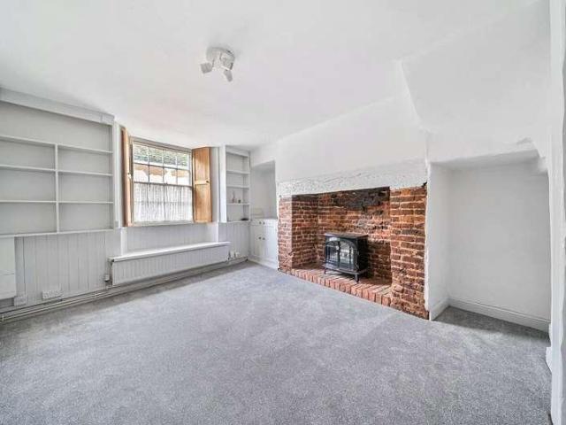 2 bed property for sale