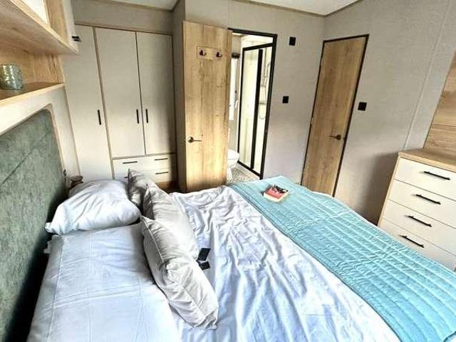 2 bed property for sale