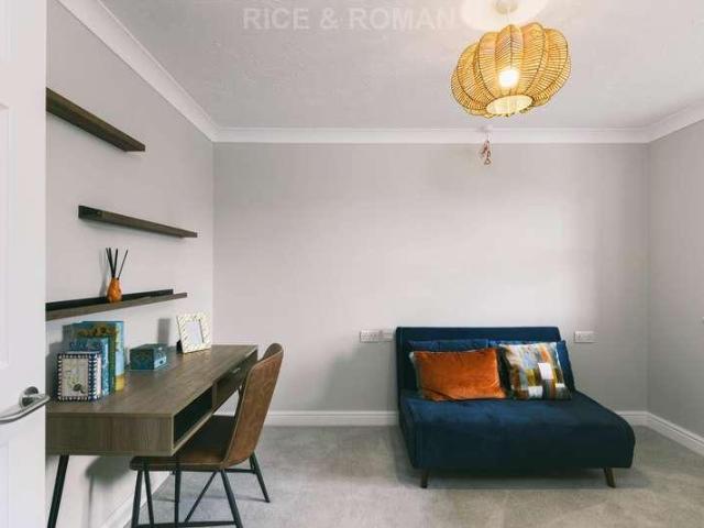 2 bed property for sale