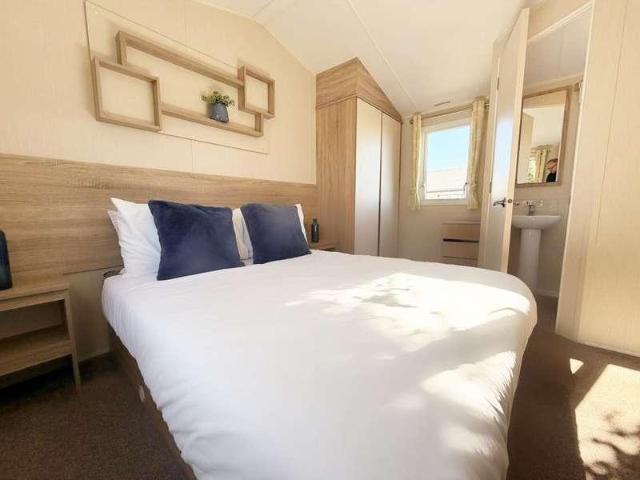 2 bed property for sale