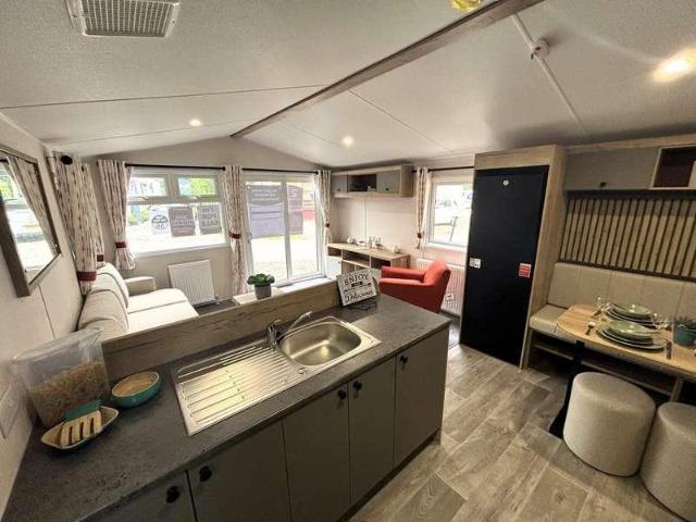 2 bed property for sale