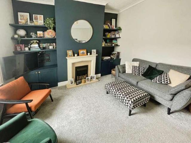 2 bed property for sale