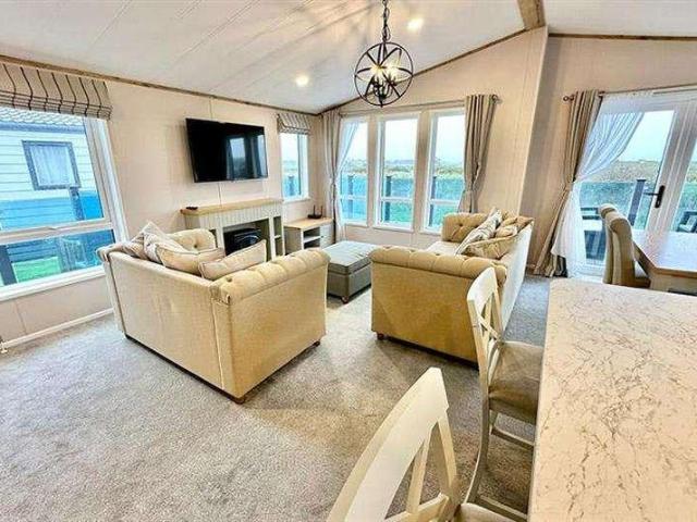 2 bed property for sale