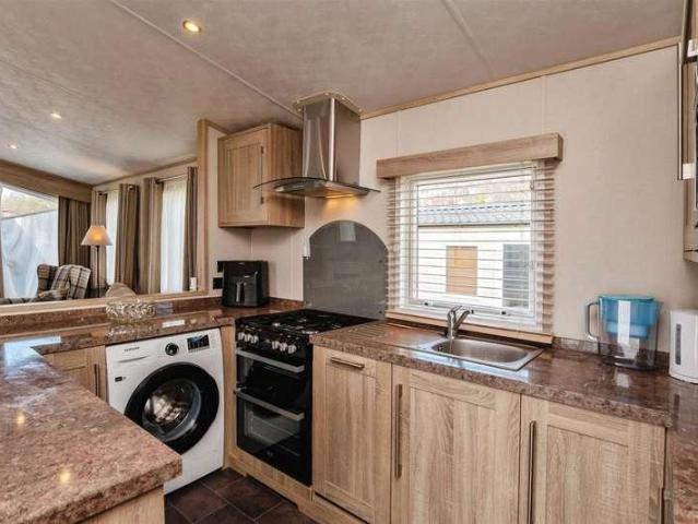 2 bed property for sale