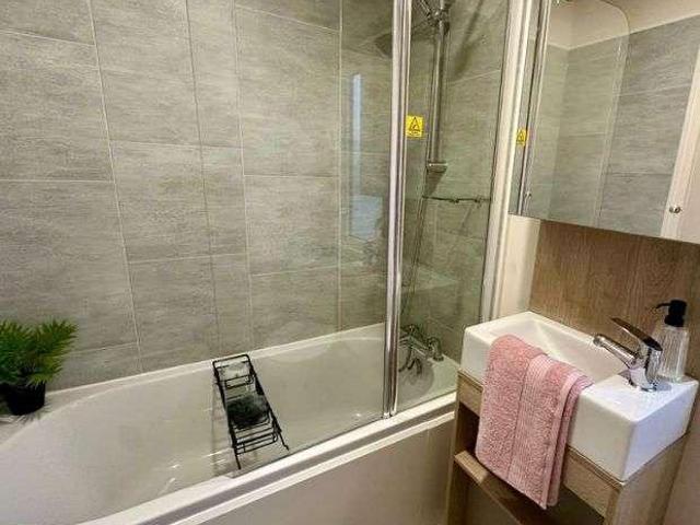 2 bed property for sale