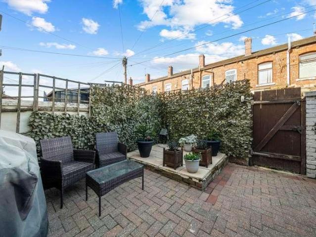 2 bed property for sale