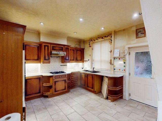 2 bed property for sale